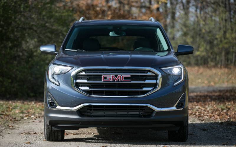 Comparison - GMC Terrain SLT 2018 - vs - GMC Acadia SLE-2 2018 | SUV Drive